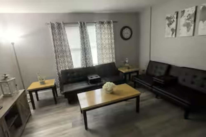 Spacious 3 Bedroom - Crystal Lake, IL