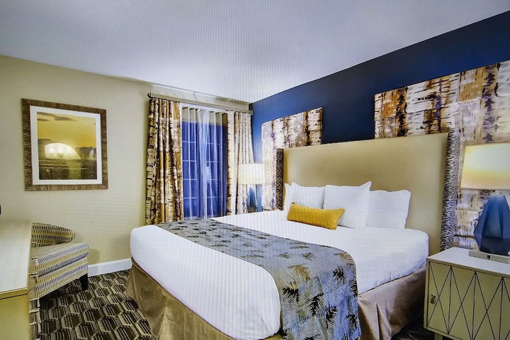 Escape To Luxury At Desert Club Resort - Your Ultimate Desert Oasis Awaits - Las Vegas, NV