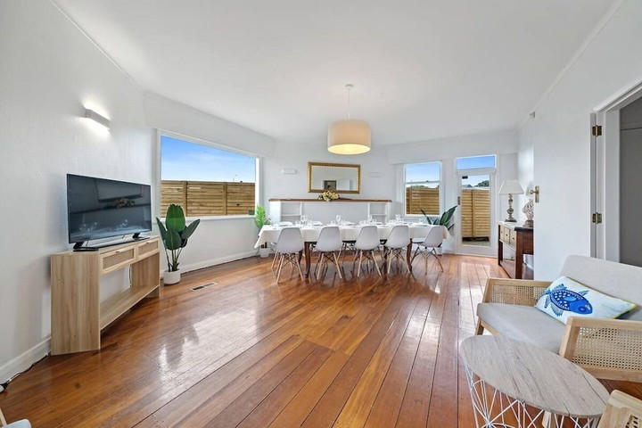 Kapiti Getaway - Winter Specials - Pool, Spa & Tennis Court - Waikanae