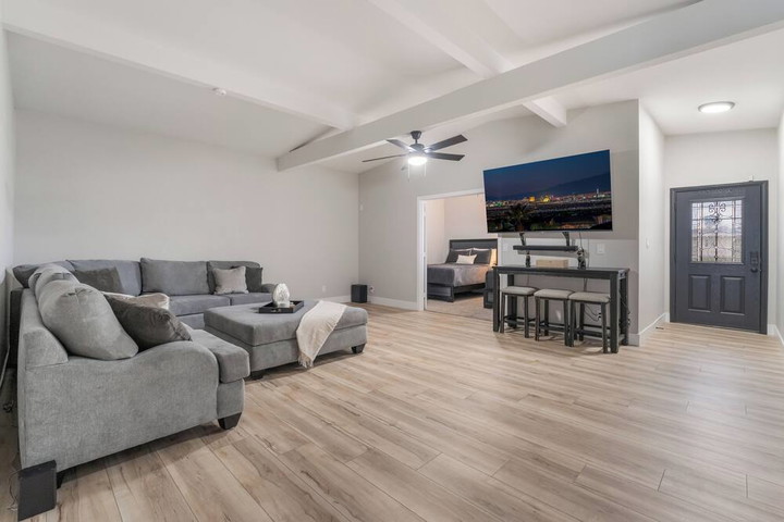 Eichler Retreat: Mid-century Poolside Paradise W/ Cabana Bar & 4 Bedrooms! - Las Vegas
