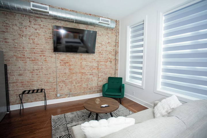 Stay In The Heart Of Council Bluffs' 100 Block - Council Bluffs, IA