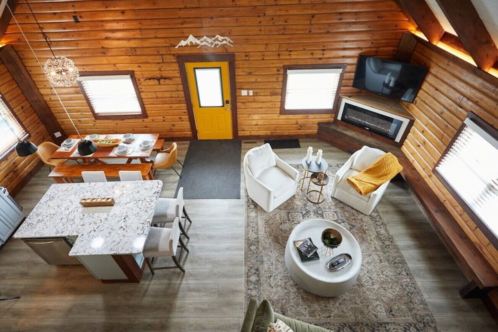 Step Inside The Yellow Door  Your Mountain Chalet Escape Awaits - Davis, WV
