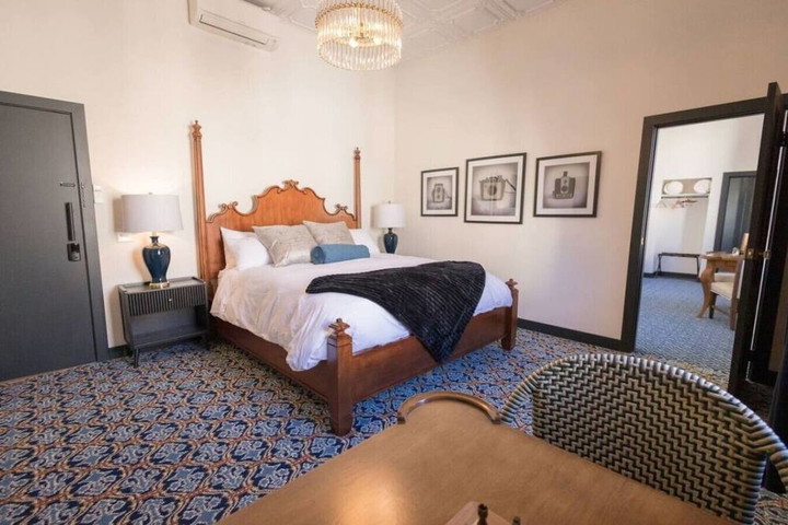 Speakeasy King Room (Rm 4) - Nevada City, CA