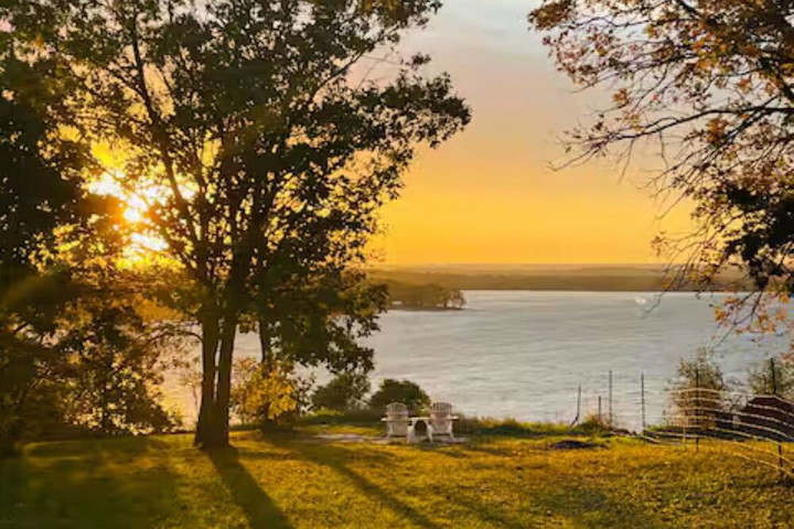 Delightful 2bdrm Church W/incredible Water View! - Napanee