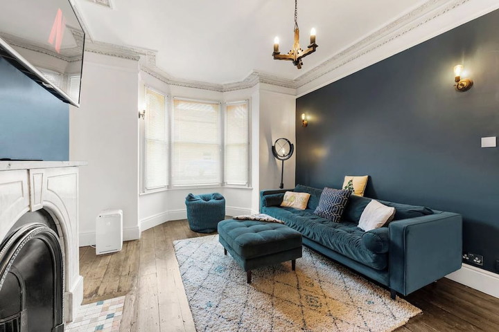 Spacious Maidstone Home With Parking | Sleeps 8 - Maidstone