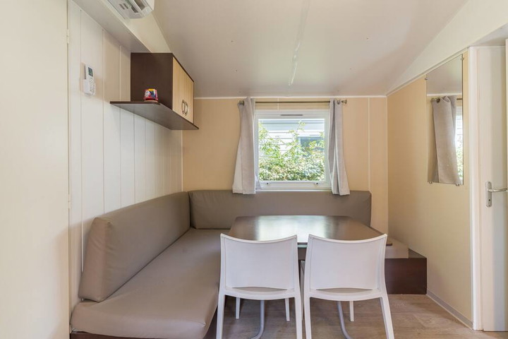 Mobile Home 'Le 154 Aux Iscles' Avec Piscine Partagée, Terrasse Privée Et Climatisation - Lourmarin
