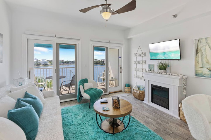 Carillon Inn 313. Beautiful Lake Front With Gulf Views! Discounts - Rosemary Beach, FL