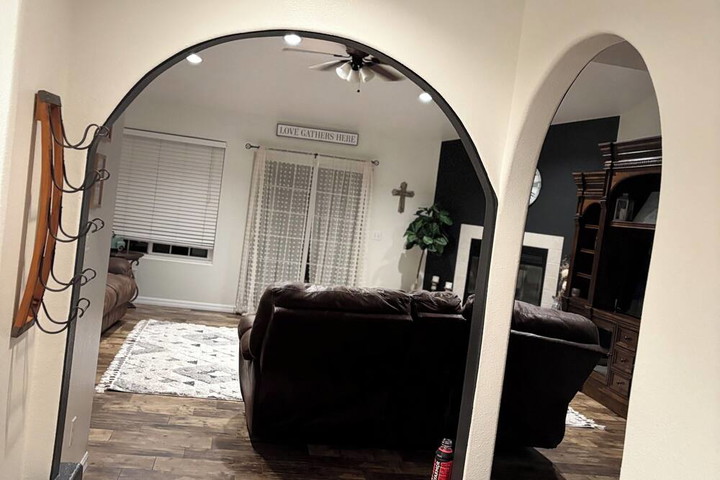 Spacious 4-bedroom House, Perfect For Entertaining In The Heart Of Ridgecrest. - Ridgecrest, CA