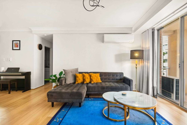Spacious 2-bed Apartment Near Parramatta Cbd - Fairfield
