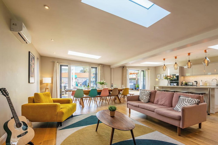 Hot Tub, Games Room & Cinema In Bournemouth - Poole