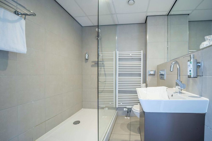 Inviting Room With Beach Access, Pool, And Onsite Dining For A Relaxing Stay - Westkapelle