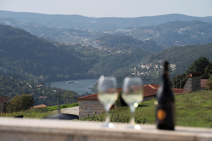 Private Pool And Hot Tub On The Douro River - Marco de Canaveses