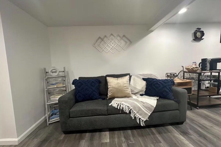 Cozy Home. - Westbury, NY