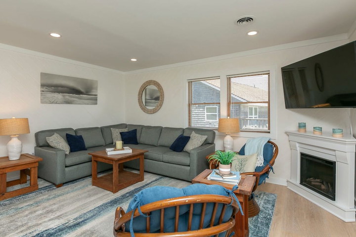 Surf Shack On Duneway-ev Charger & Steps To Beach With Hot Tub! - Avon, NC