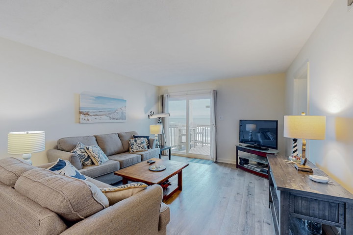Top-floor, Oceanfront Condo With Stunning Balcony Views, Pool, Deck, Central Ac - Rodanthe, NC