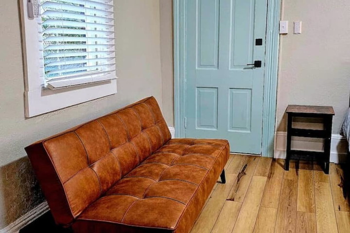 Brickhaven Studio: Detached Kitchen Turned Studio! - Bristol, TN