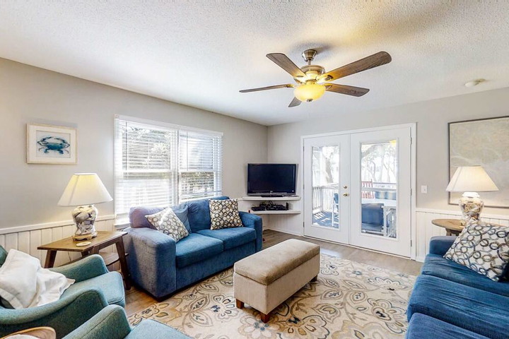 Beach Around The Corner Quiet Home W/ 2 Screened Porches, Wifi & Laundry - Edisto Beach, SC