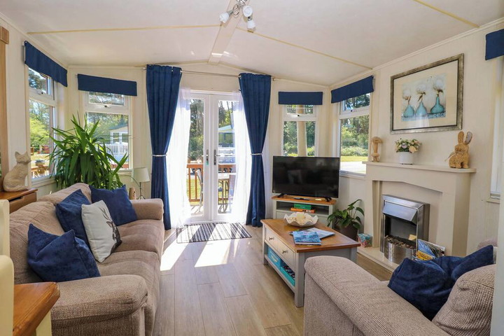25 Foxburrow Hang, Pet Friendly, With Pool In Belton, Norfolk - Beccles