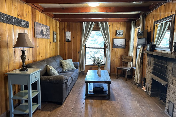 Bigfoot's Bunkhouse! Cozy Cabin, Cool Breeze Dogs Welcome! 45 Min To White Sands - Cloudcroft, NM