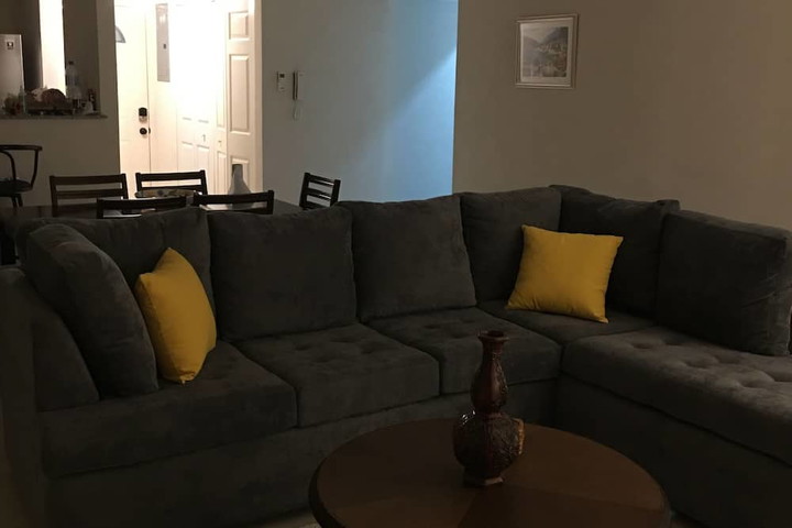 Beautiful Gated Spacious Condo 5 Minute Walk To Beach, Restaurants And Hip Strip - Montego Bay