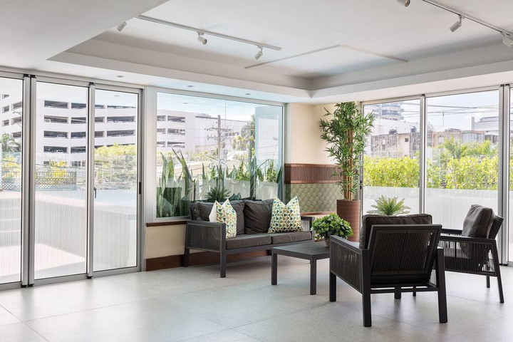 1br Piantini King Suite Near Blue Mall, Pool & Sauna | Yellowkey - Santo Domingo
