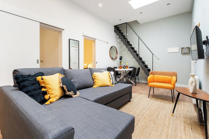 Welcome To Your Stylish Retreat In The Heart Of Barcelona! - Badalona