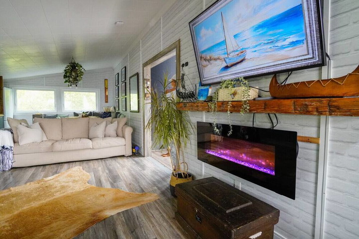 Zukaland Lakehouse|rooftop Terrace|optional Cedar Woodfired Cedar Hot Tub & Sauna - Gravenhurst