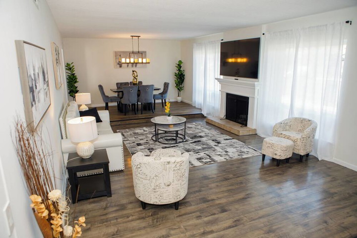 Modern 4br Retreat With Yard, Garage With Ev Outdoor Plug For Electric Cars! - Westlake Village, CA
