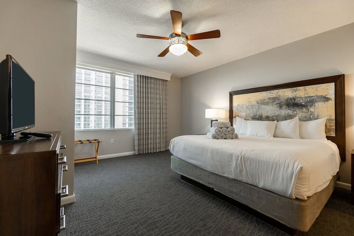 2bed/2bath Deluxe Suite In Daytona Beach! - Daytona Beach, FL