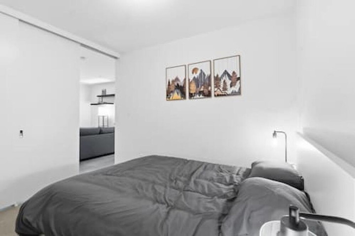 Bright Private-entrance Suite, Quiet East Van - British Columbia