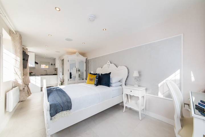 Elimonnbloom Luxe Apartment - Essex