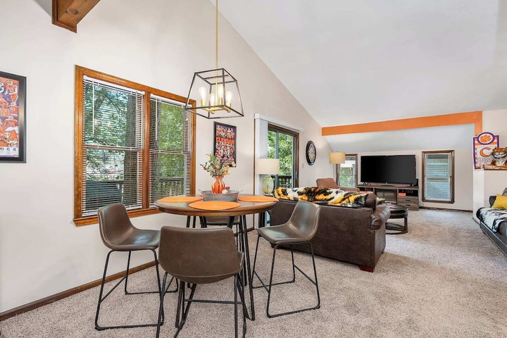 Gameday Getaway! - Less Than 2 Miles From Death Valley! - Clemson, SC