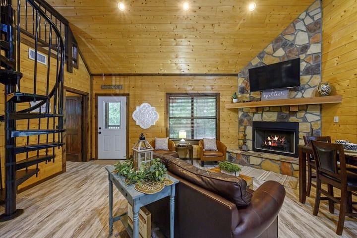 Knockin Boots Cabin | Private Hot Tub + Fire Pit | Secluded Broken Bow / Hochatown Cabin Near Beavers Bend - 브로큰 바우