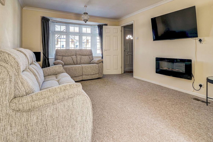 3 Bedroom Accommodation In Shanklin - Shanklin