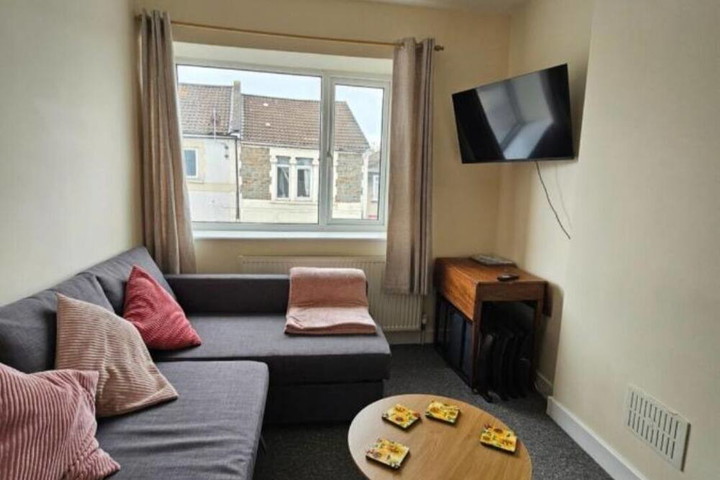 Wild Sunflower | Cosy 1-bed Flat In Bristol - Bristol