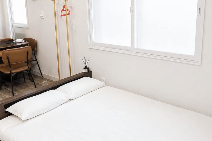3 Minutes From Roppongi-itchome Station! A House, 2 Stories, Private! Conveniently Located Near Convenience Stores [8 Minutes From Roppongi Station On The Hibiya Line]. - Shinjuku City
