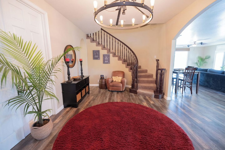 Custom Pool Home Surrounded By Wineries And A Quick 10min. Drive To Pechanga. - Temecula, CA