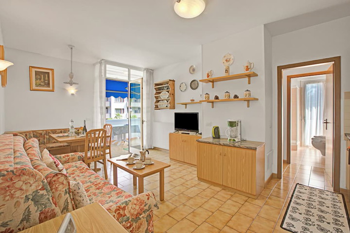 Garden & Surf By Rossana - Pool And Garden Apartment, Riva Del Garda, Italy - Riva del Garda