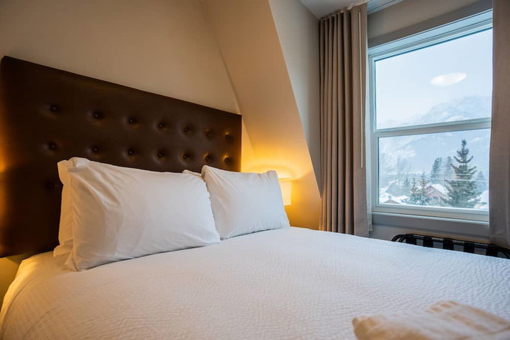 Superior Three Bedroom Apartment - Banff