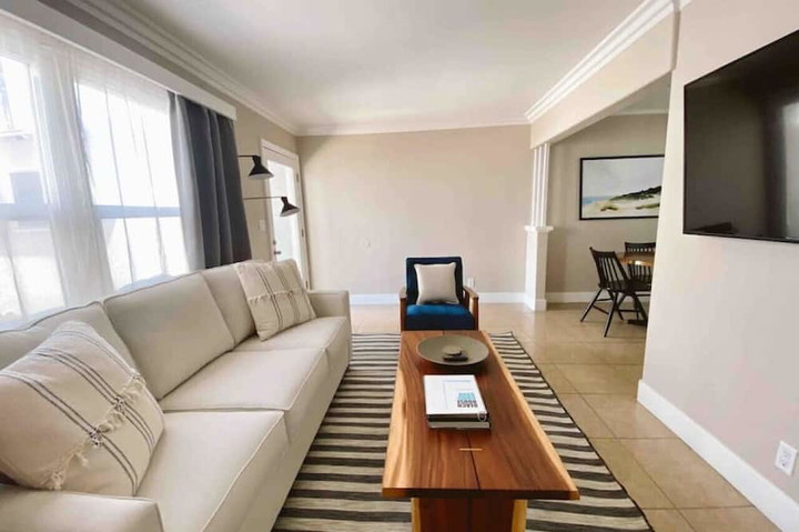 Back Unit · Beach House In The <3 Of Balboa Peninsula - Balboa Island, CA