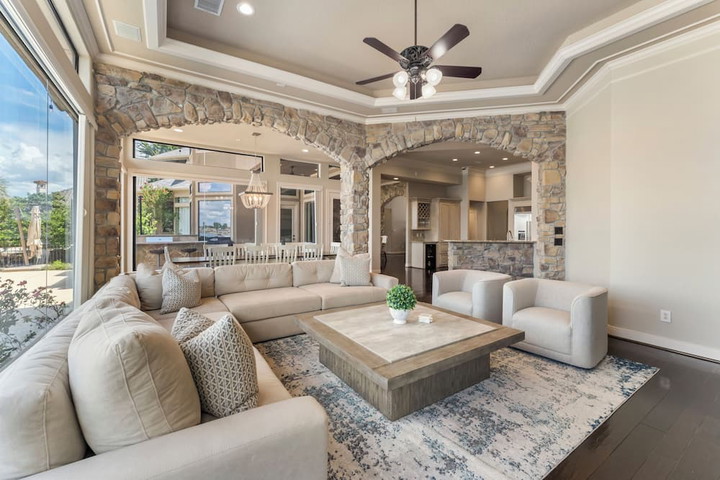 Waterfront Home, 6 Bedrooms Private Pool And Dock On Lake Conroe - Conroe, TX