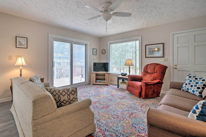 Cozy Oak Island House < 1 Mi To Beaches! - Oak Island, NC