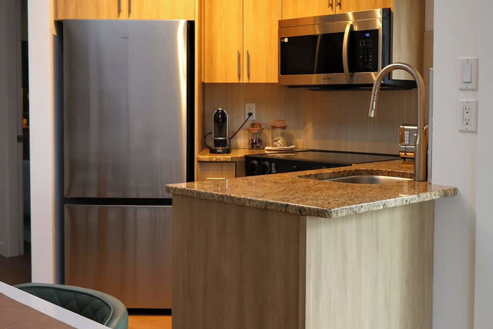 Ocean View Spa Suite In An Oceanfront Resort With Pool, Hot Tub, And Amenities - Parksville