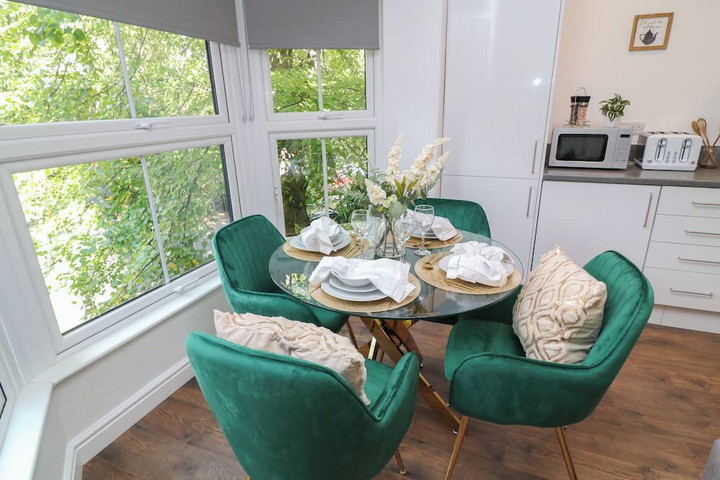 Three, Romantic In Peterborough - Northamptonshire