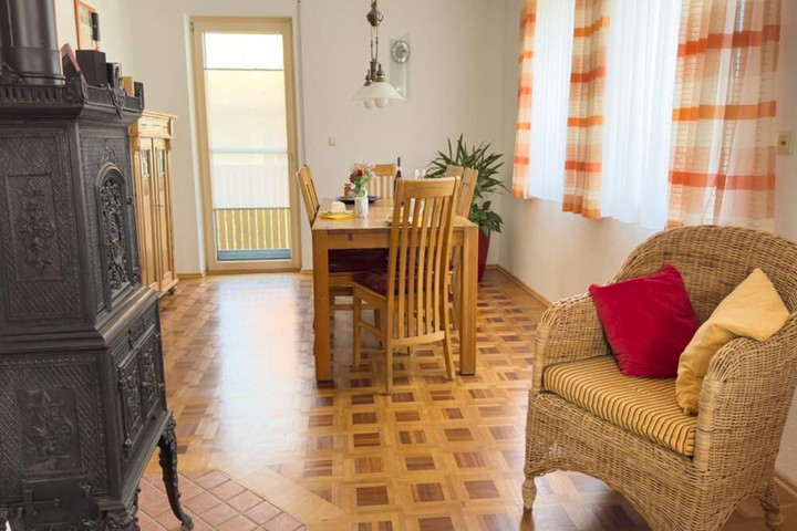 Ferienwohnung Mit Drei Schlafzimmern Und Zwei Balkonen - Bad Windsheim