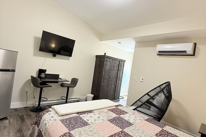 Sakura Valley Studio Suite #3 / Private Entrance In Beautiful Annapolis Valley - Kentville