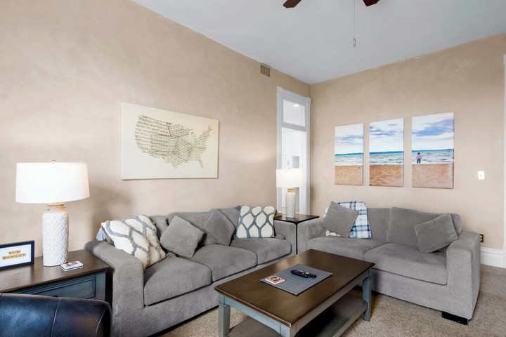 Mainstay In Elk Rapids, Splendid Views And Comfort - Elk Rapids, MI
