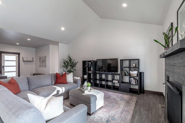 Modern New 3br Family Home Near University Of Idaho - Pullman, WA