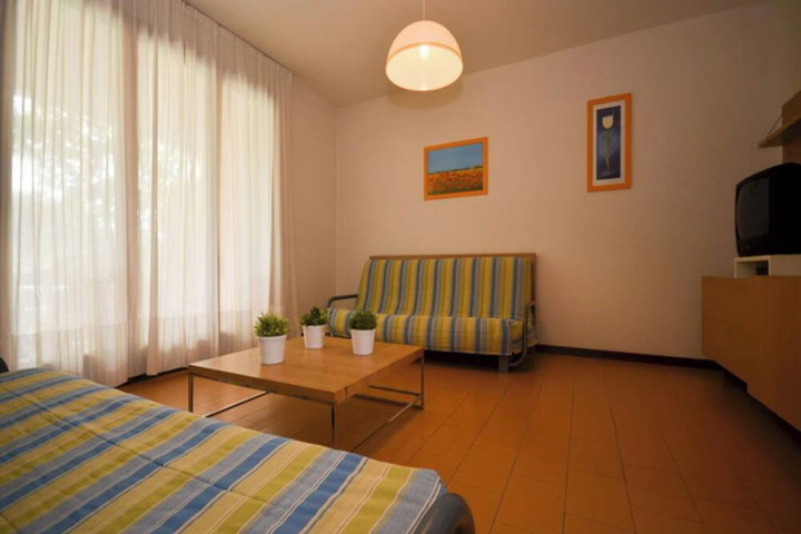 Large Villa With Shared Pool - Bibione