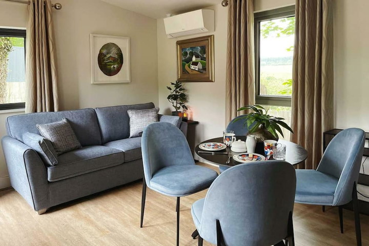 Scenic Countryside Cabin: Romantic & Pet-friendly - County Limerick